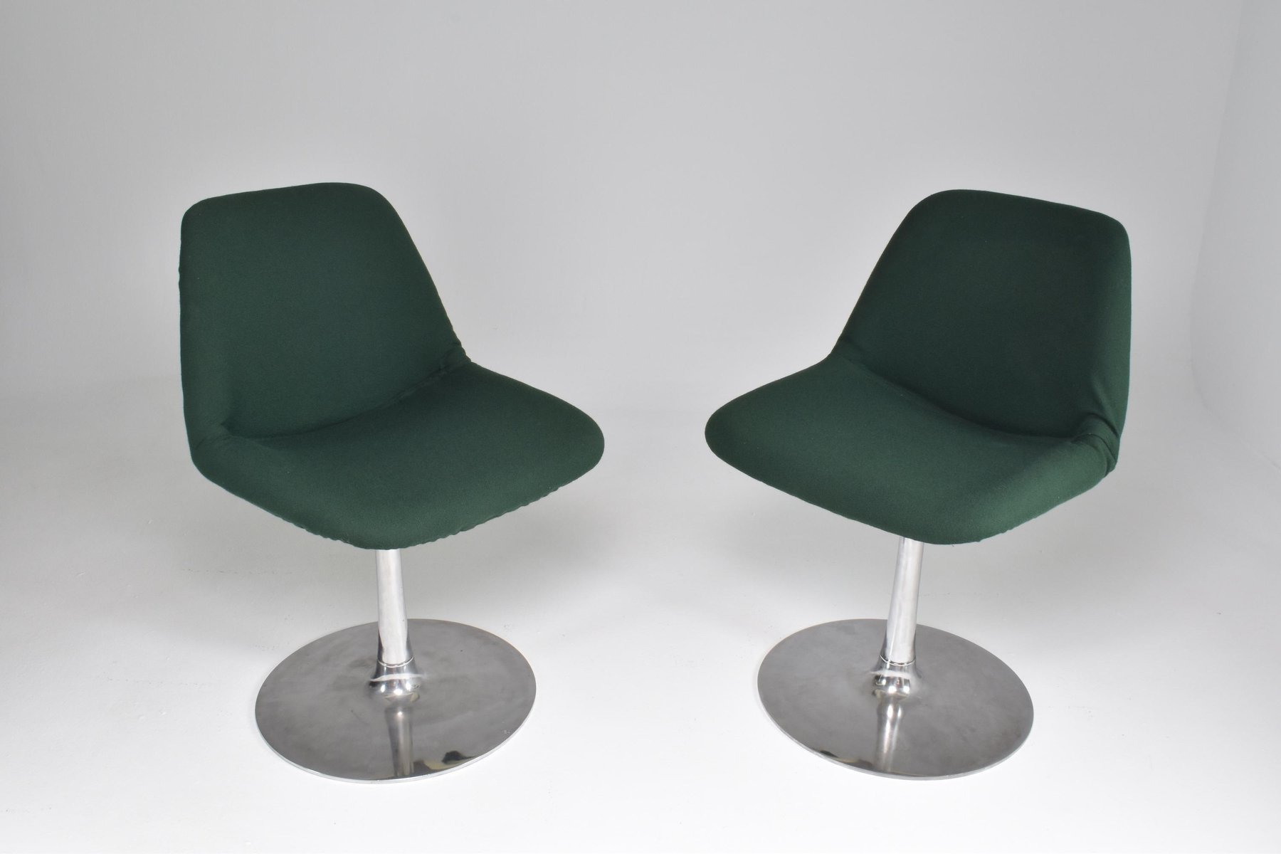 Rotating Chairs by Robin Day, 1960s for sale at Pamono