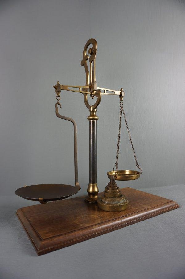 Antique English Victorian Balance Scales for sale at Pamono