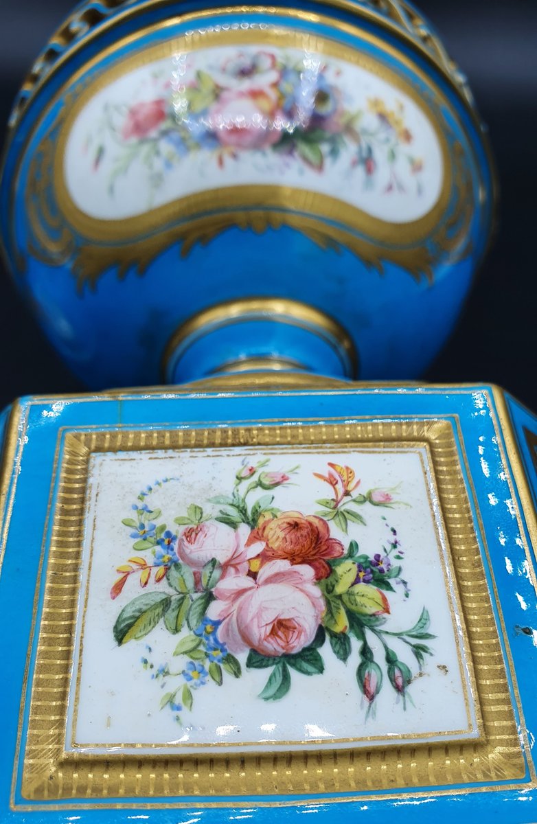 Large Celestial Blue Potpourri in Sèvres Porcelain for sale at Pamono