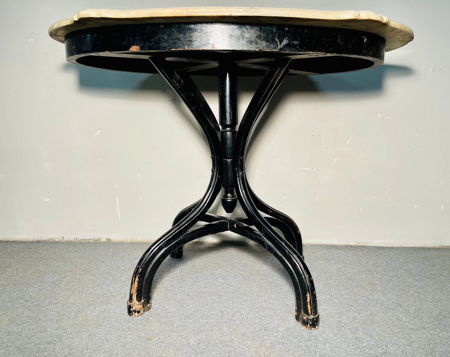 Dining Table by Michael Thonet for Thonet for sale at Pamono