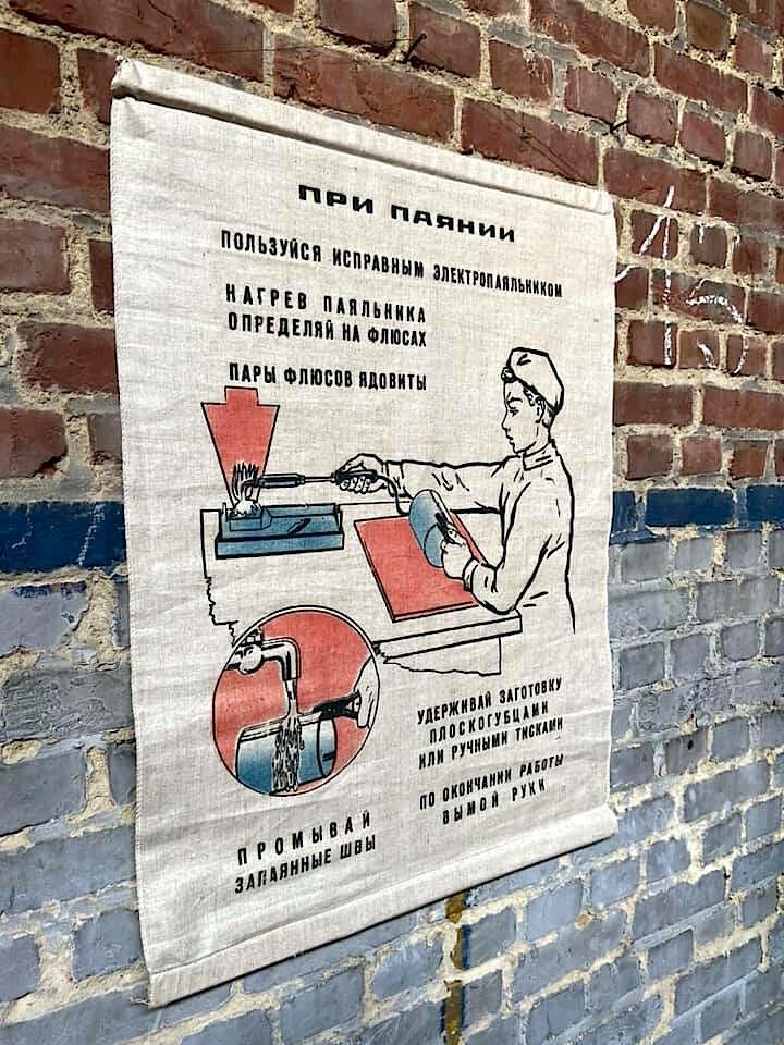 Russian Safety Instructions on Linen Sign for sale at Pamono