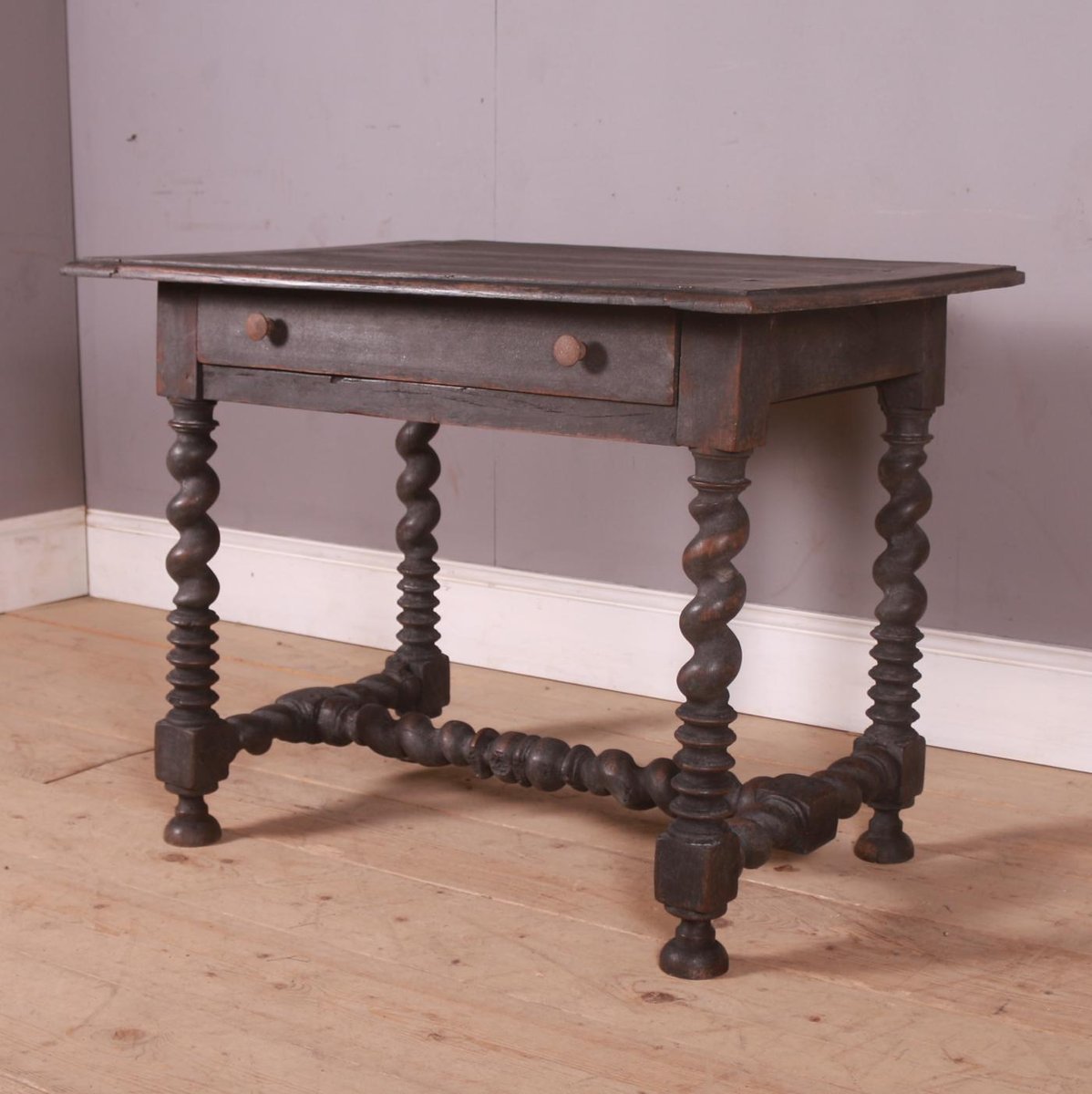 18th Century Spanish Side Table for sale at Pamono
