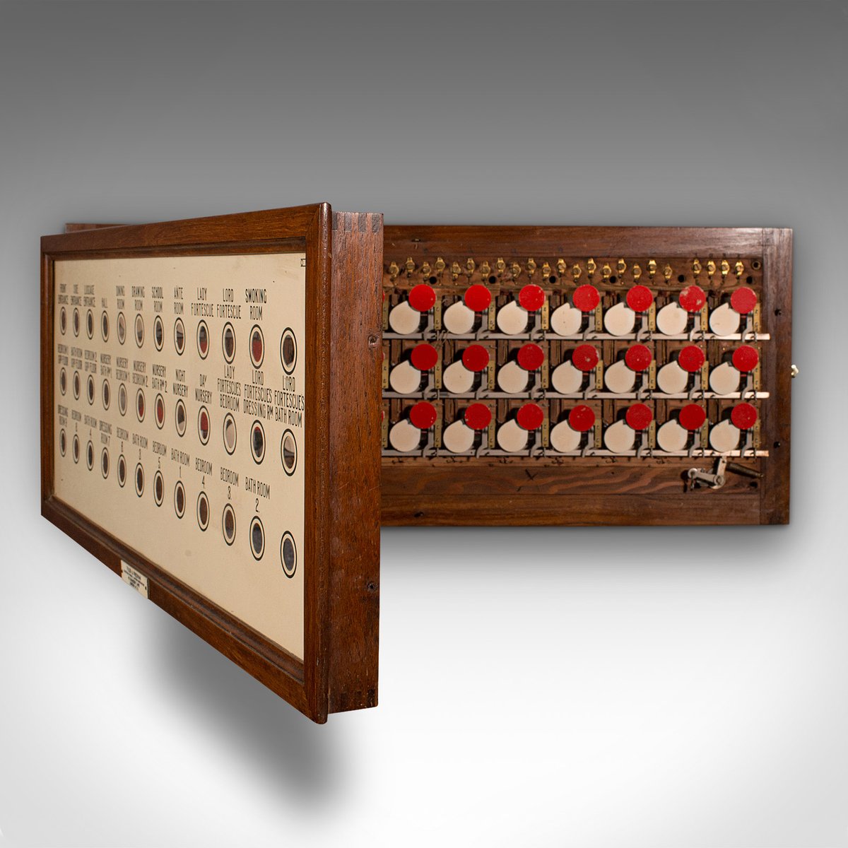 Große antike viktorianische Landhaus Butlers Bell Board, England bei ...