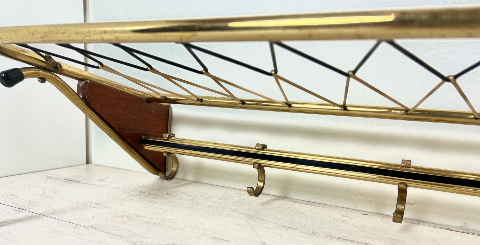 Vintage Zug Garderobe aus Messing und Holz bei Pamono kaufen