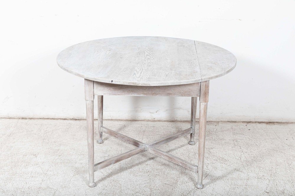 English Limed Oak Center Table for sale at Pamono