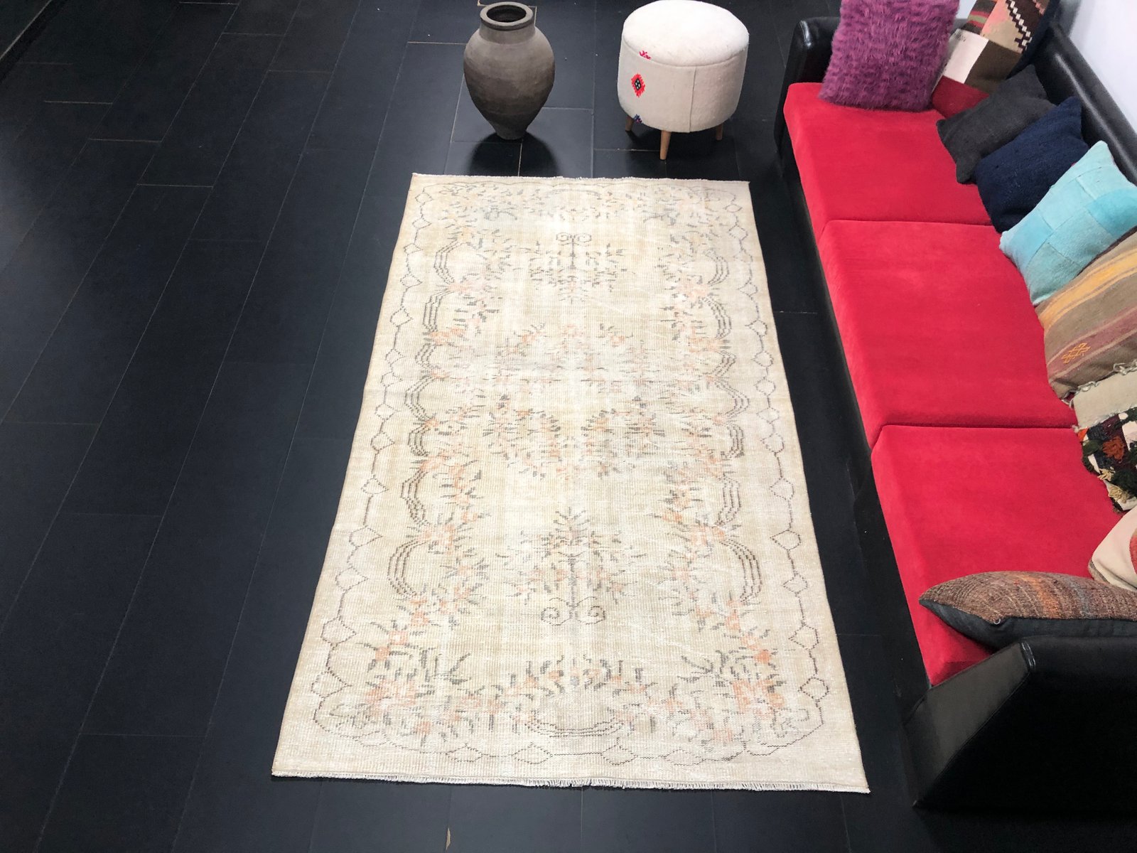 Large Antique Faded Rug for sale at Pamono