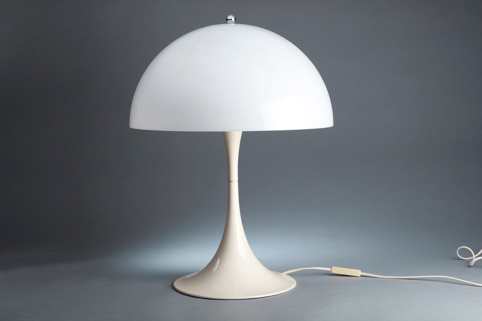 Vintage Panthella Tischlampe von Verner Panton für Louis Poulsen bei ...