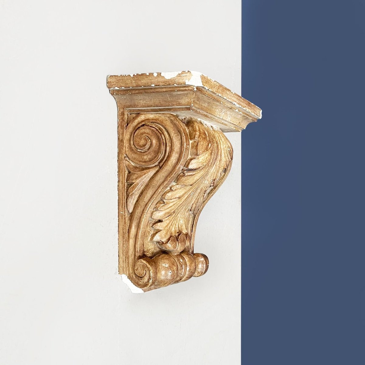 Modern Italian Brown Plaster Capitals, 1990s, Set of 2 for sale at Pamono