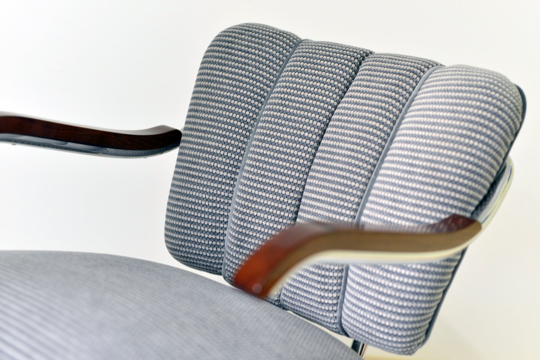 Tubular Steel Cantilever Chair for sale at Pamono