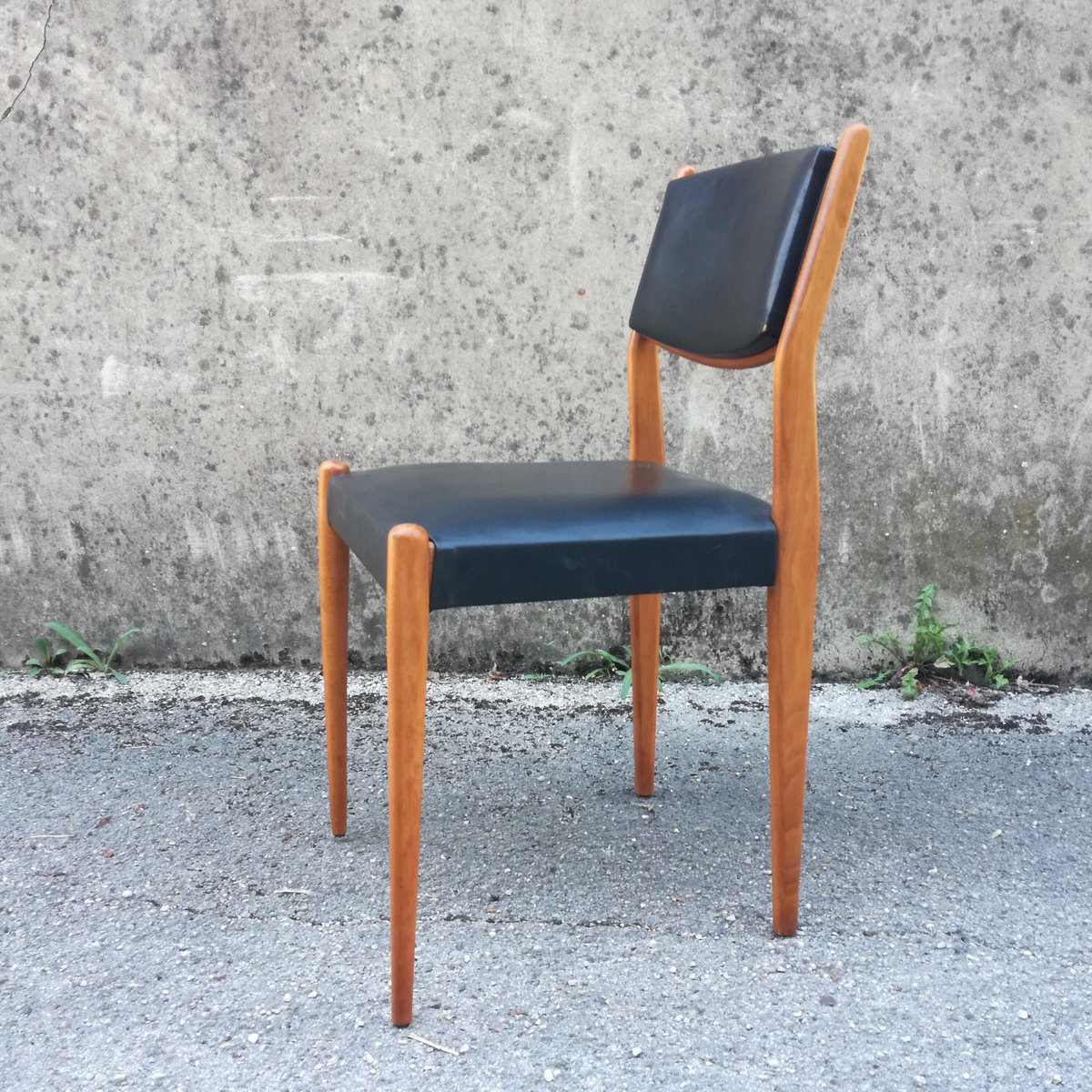 Französischer Mid-Century Stuhl, 1970er bei Pamono kaufen