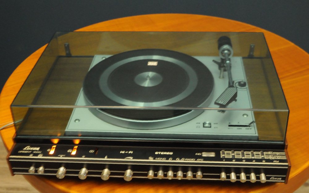 Mid-Century-Modern Luxor Dirigent 3000 Turntable, 1960s for sale at Pamono