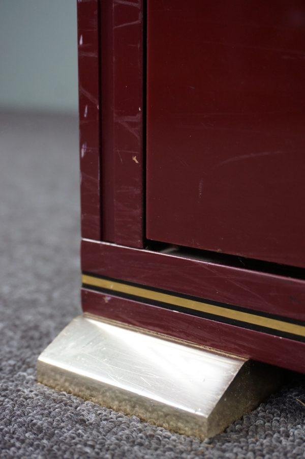 Roter französischer Vintage Schrank von Pierre Vandel, Paris, 1970er ...