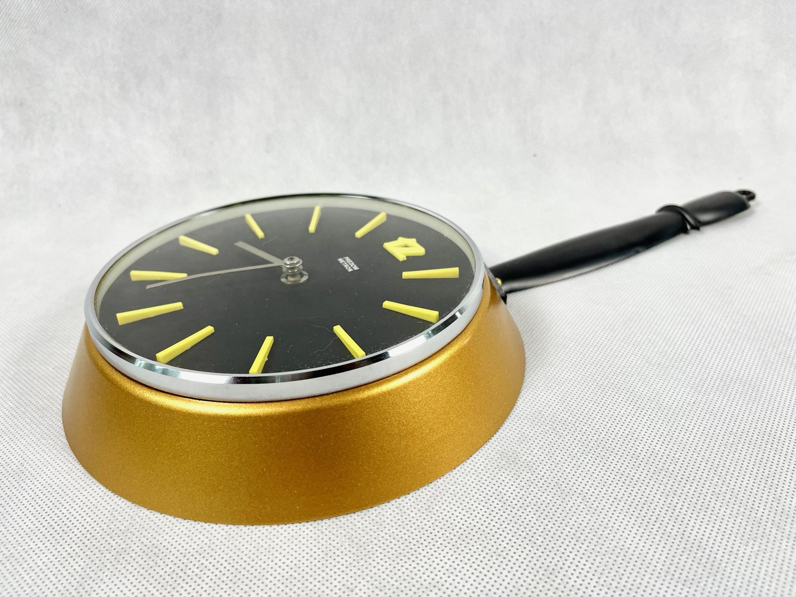Vintage Polish Frying Pen Wall Clock from Predom Metron, 1975 for sale ...