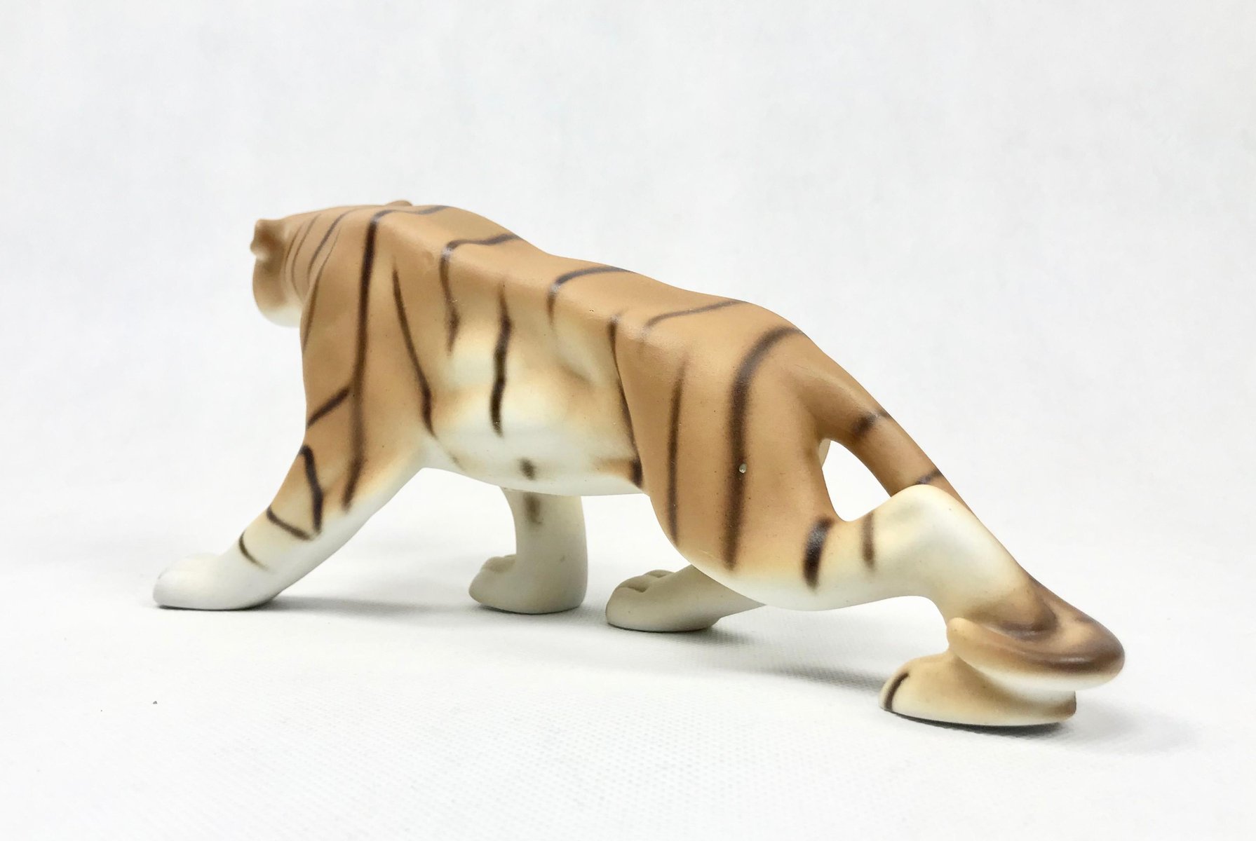 Pottery Tiger Figurine by Royal Dux Bohemia, 1960s for sale at Pamono