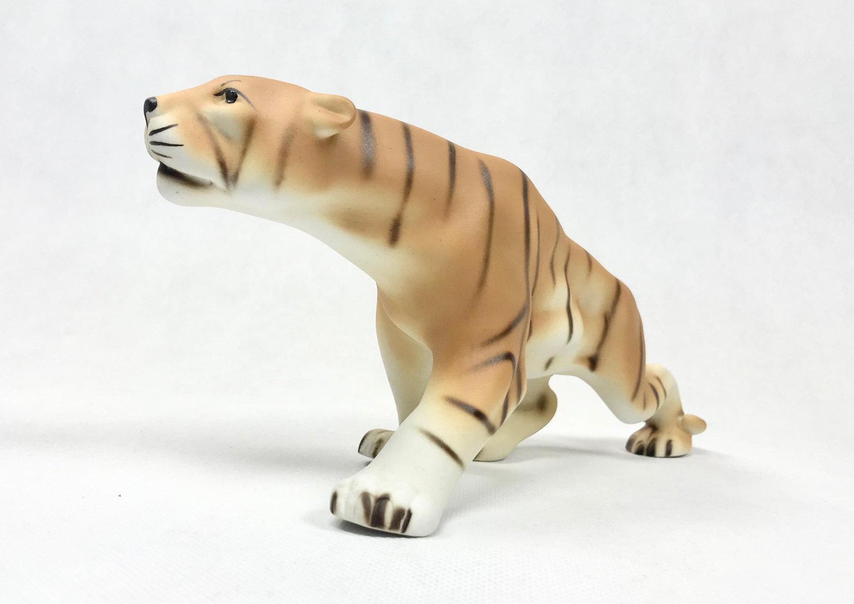 Pottery Tiger Figurine by Royal Dux Bohemia, 1960s for sale at Pamono
