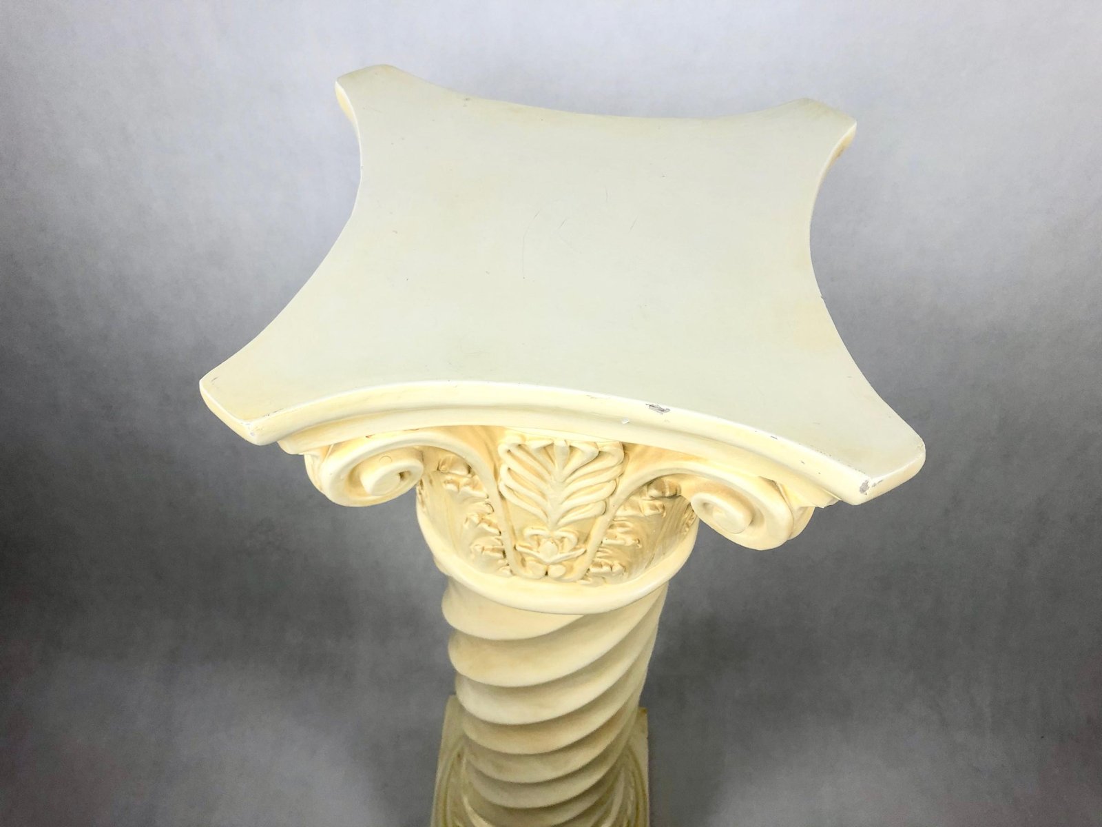 Vintage Roman Column Flower Stand Pedestal, 1980s for sale at Pamono