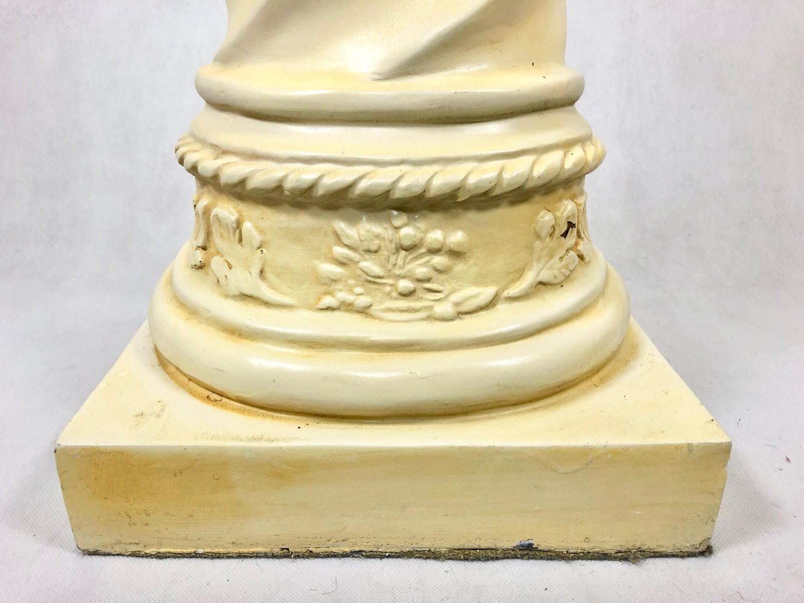 Vintage Roman Column Flower Stand Pedestal, 1980s for sale at Pamono