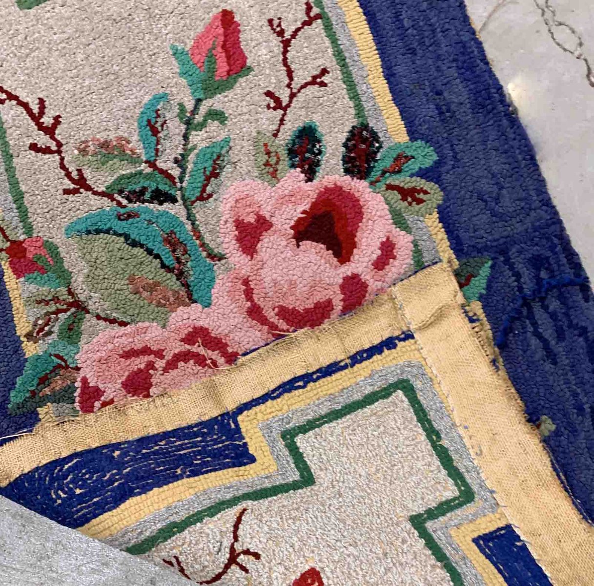 Antique American Hooked Rug, 1920s for sale at Pamono