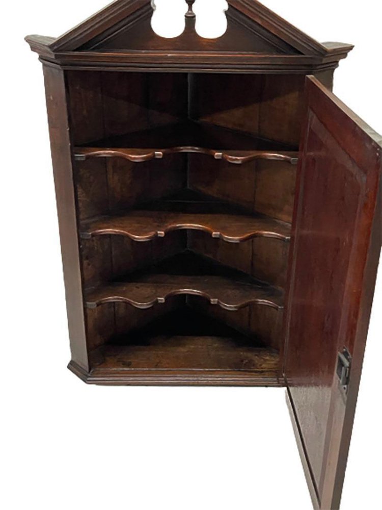 18th Century Dutch Oak Hanging Corner Cabinet for sale at Pamono