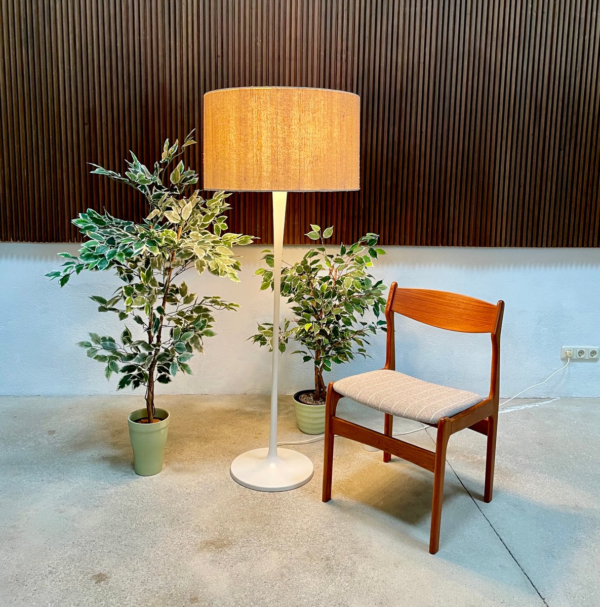 Large Tulip Floor Lamp with Dimmable Upward & Downward Lights from ...