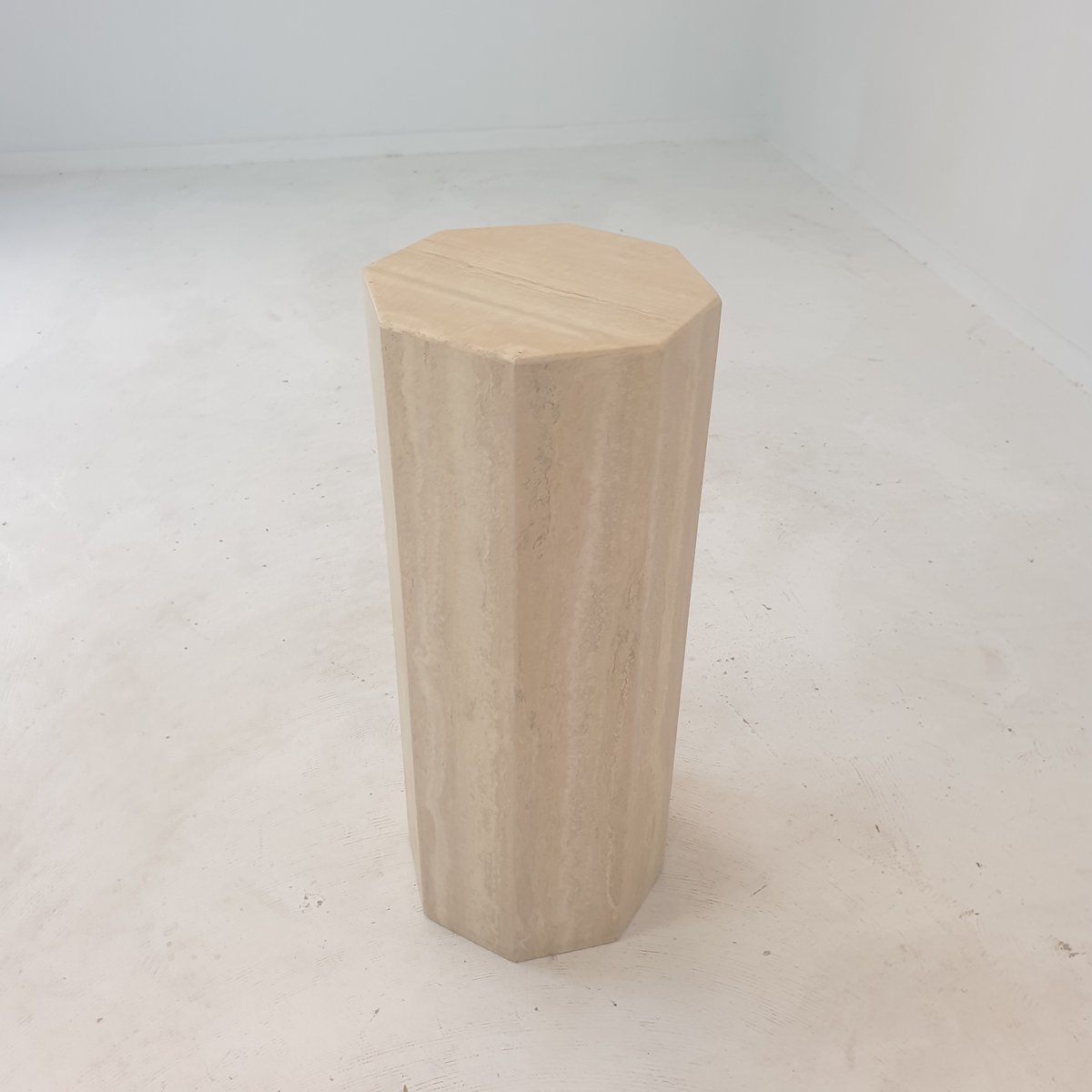 Italian Travertine Side Table or Pedestal, 1980s for sale at Pamono