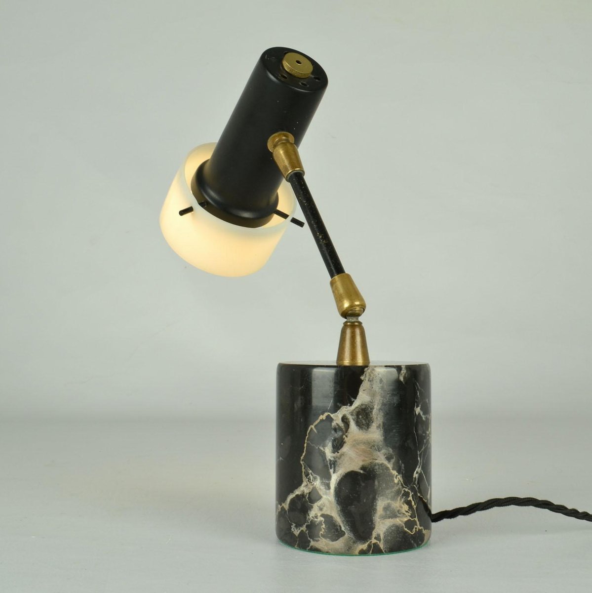 Gino Sarfatti 1950s Table Lamp for Arteluce on Black Marble Base for ...