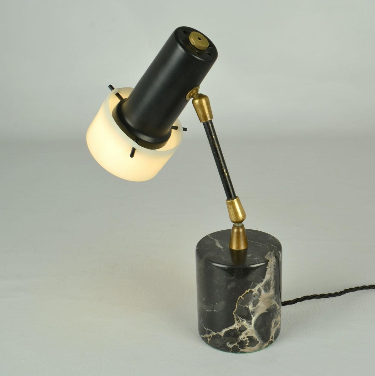 Gino Sarfatti 1950s Table Lamp for Arteluce on Black Marble Base for ...