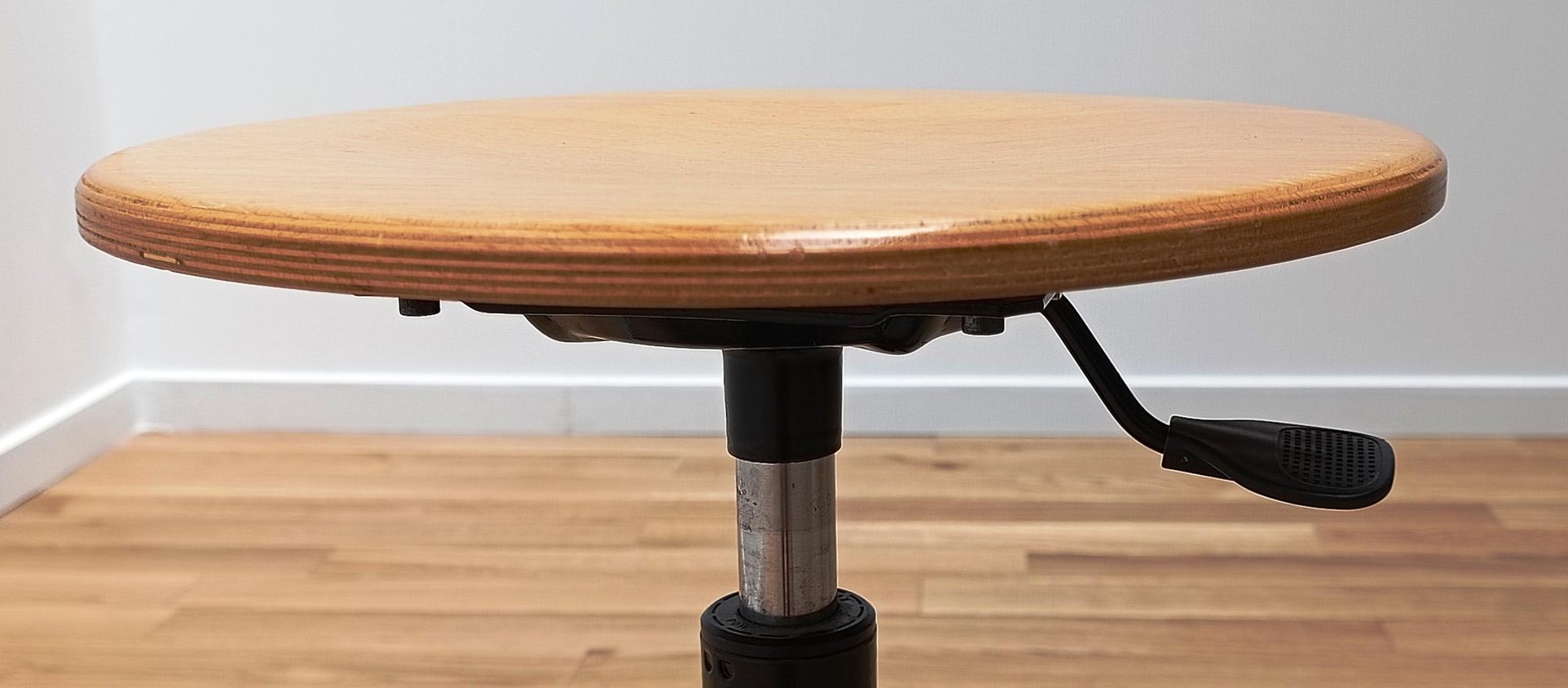 Industrieller Vintage Hocker aus Metall & Holz bei Pamono kaufen