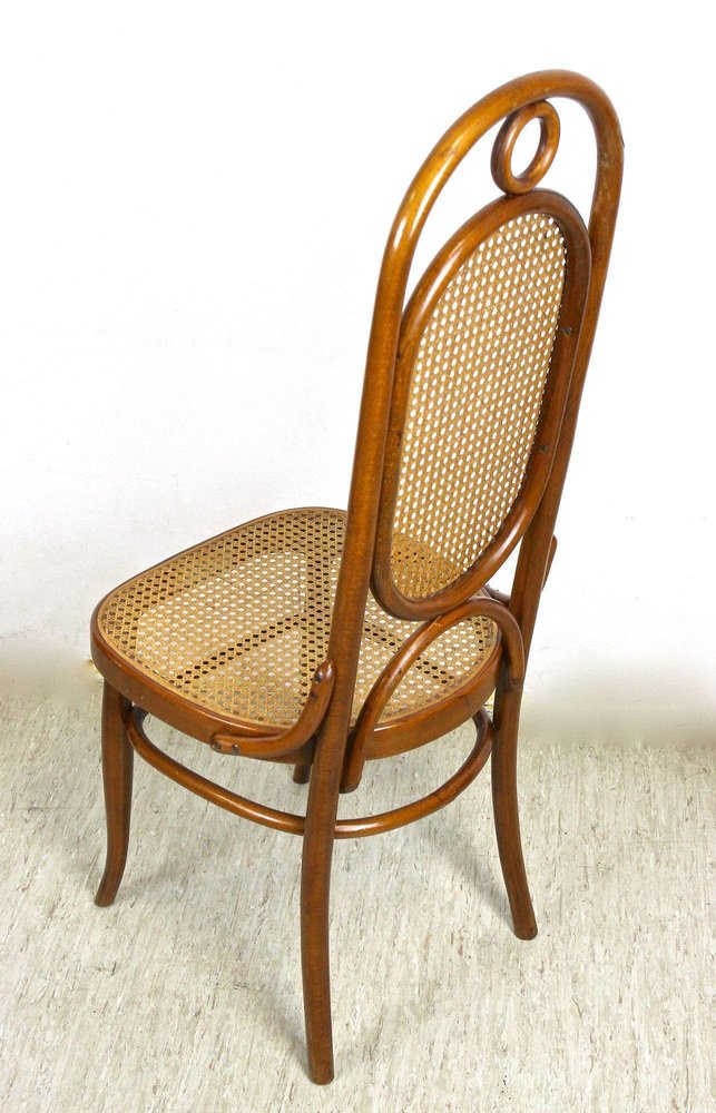 Sedie Art Nouveau con tavolo in legno curvato di Thonet, Austria, 1915, set di 5 in vendita su ...