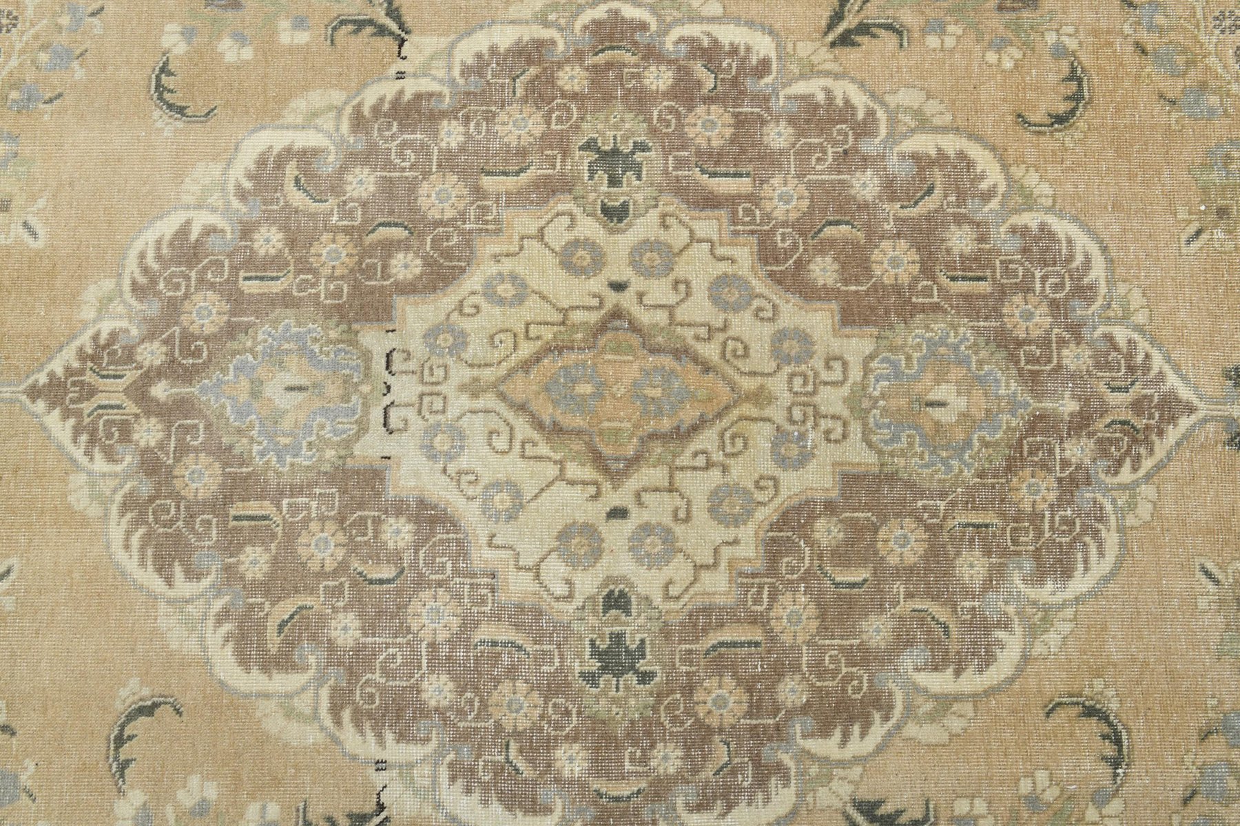 Antique Turkish Wool Area Rug for sale at Pamono