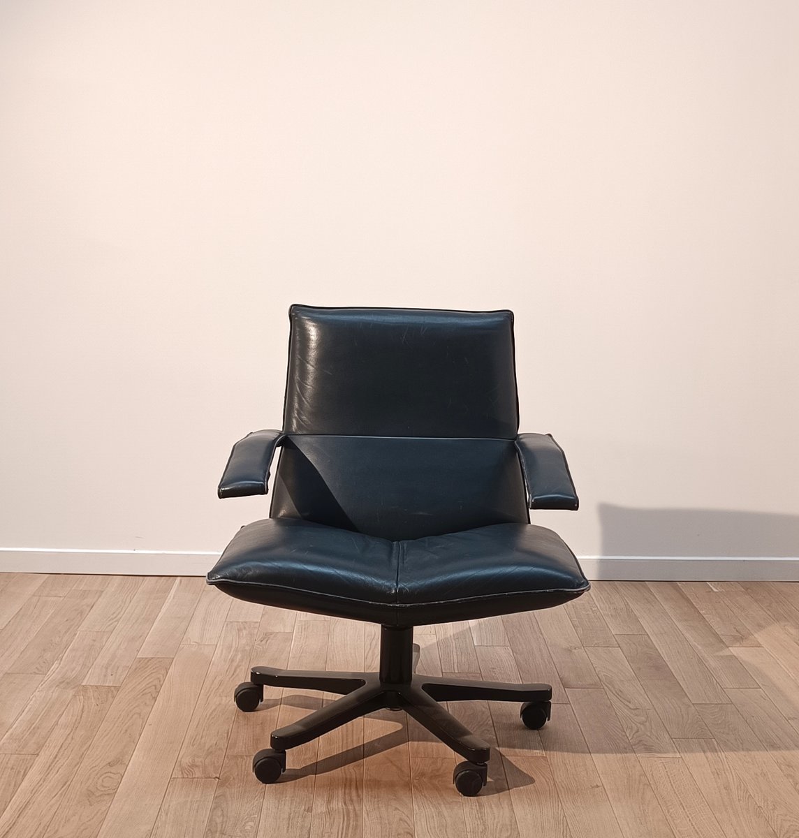 Delta Chair from International Furniture, 2000s for sale at Pamono