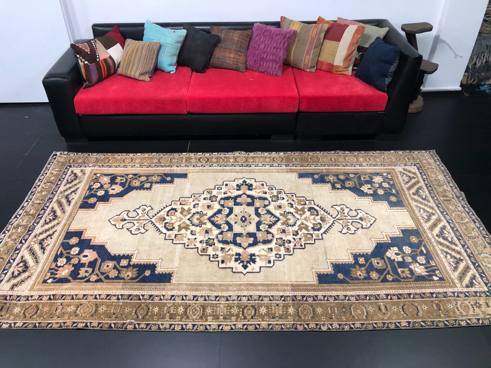 Traditional Turkish Rustic Floor Rug for sale at Pamono