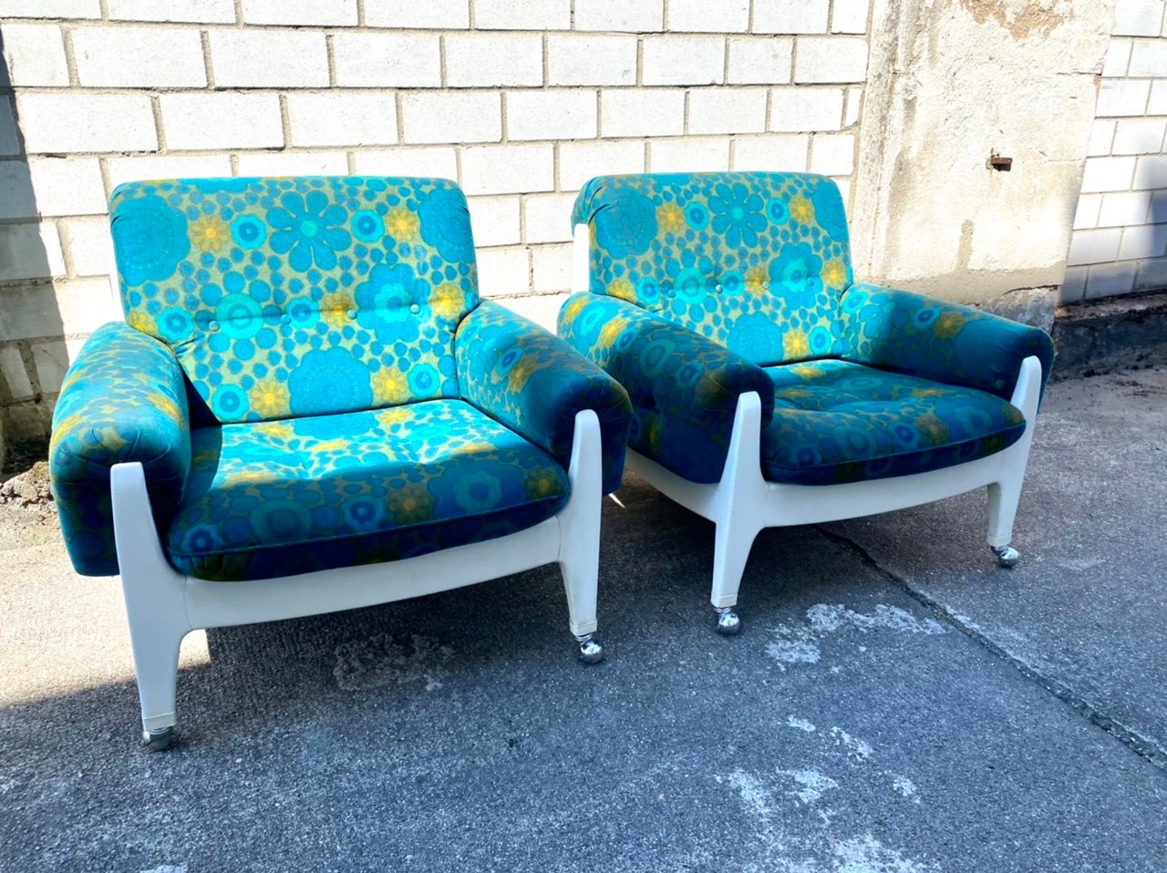 Space Age Flower Power Living Room Set, 1970s, Set of 3 for sale at Pamono