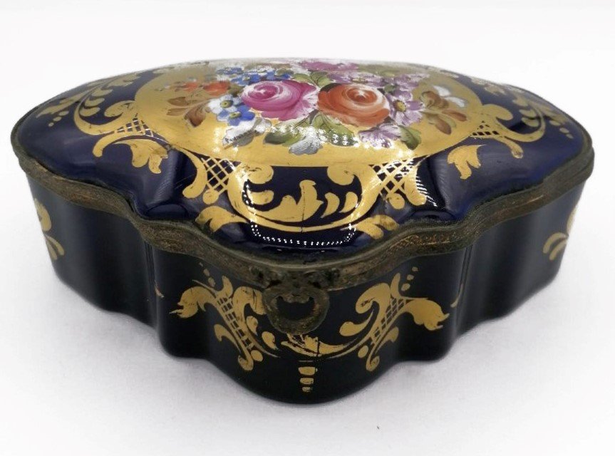 20th Century Limoges Porcelain Box for sale at Pamono