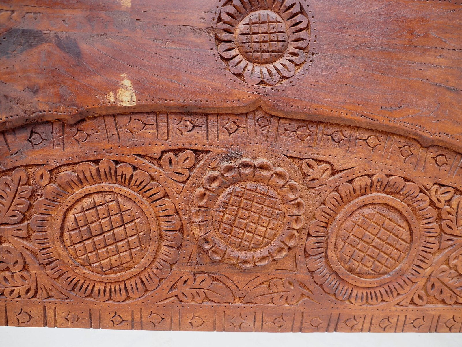 Vintage Cedar Double Bed, Swat-Tal, Pakistan for sale at Pamono