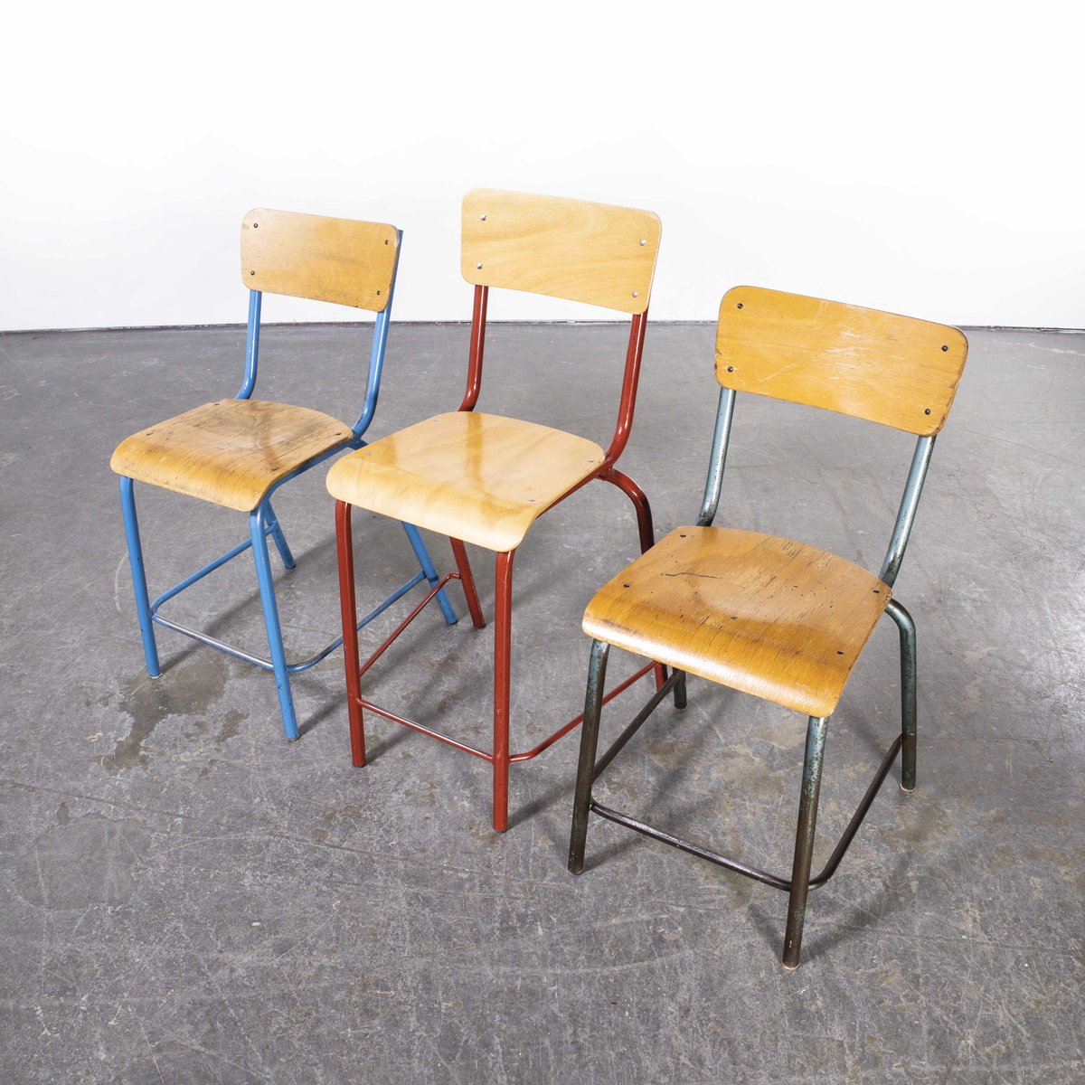 High Laboratory Stacking Chairs from Mullca, 1950s, Set of 3 for sale ...