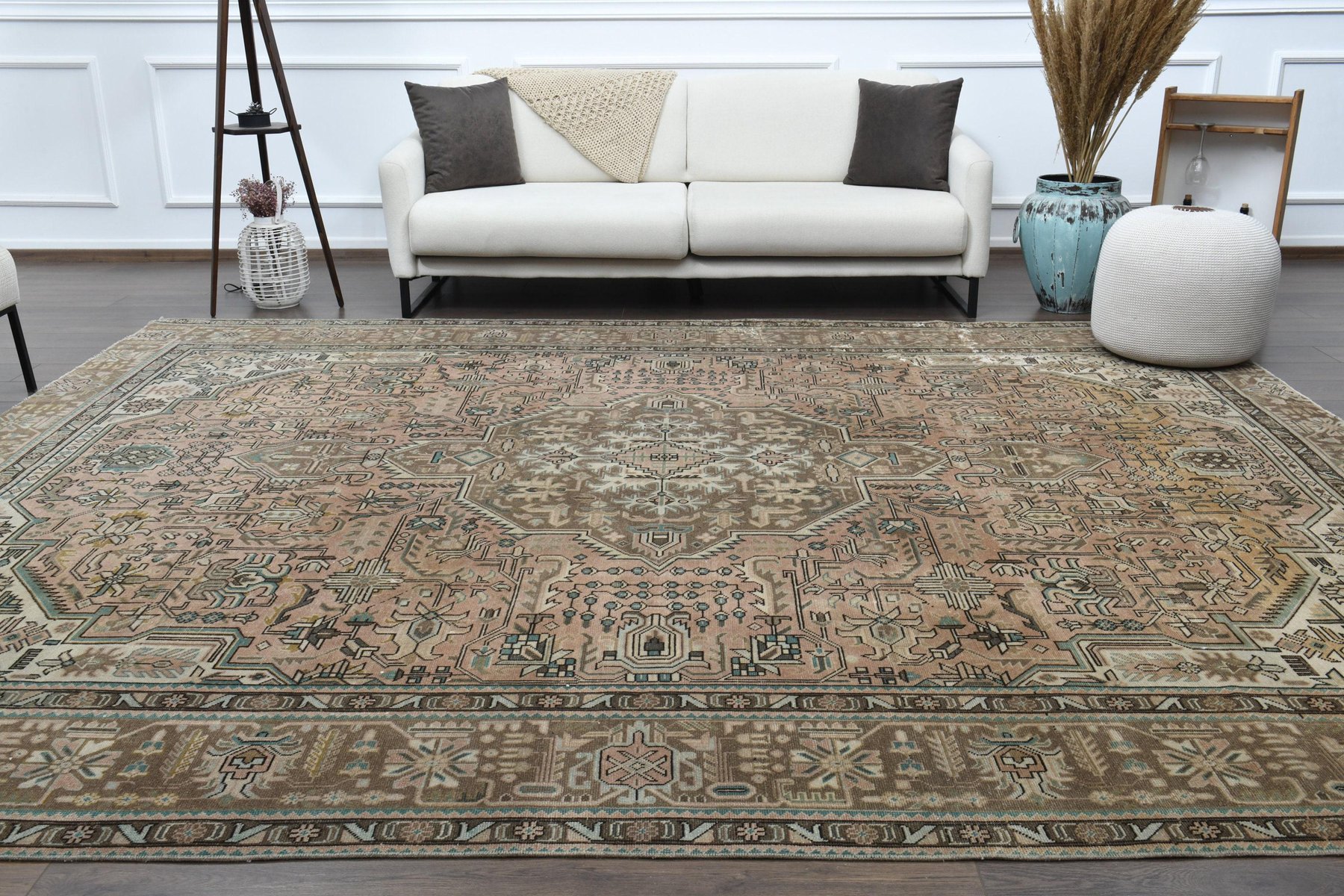 Middle Eastern Heriz Style Rug, 1960s for sale at Pamono