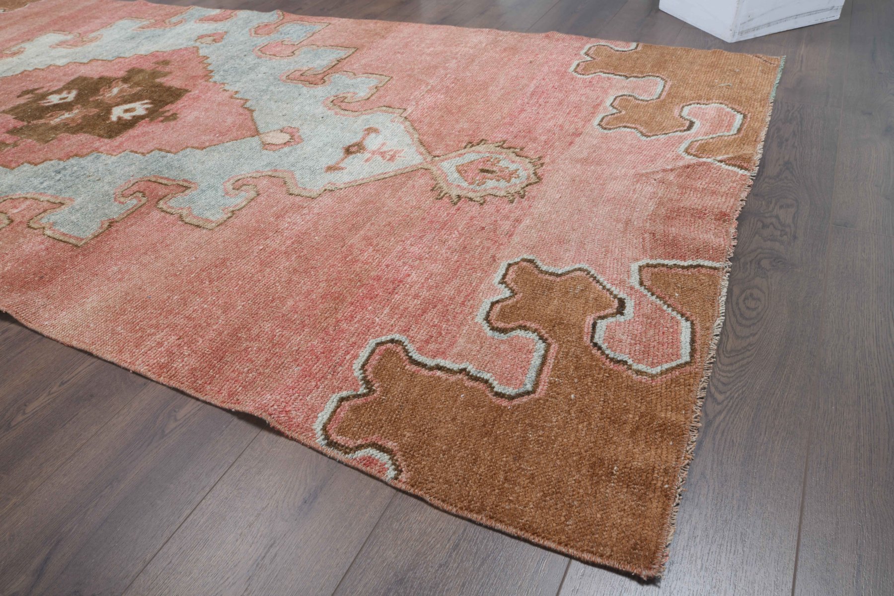 Turkish Pink Farmhouse Rug for sale at Pamono