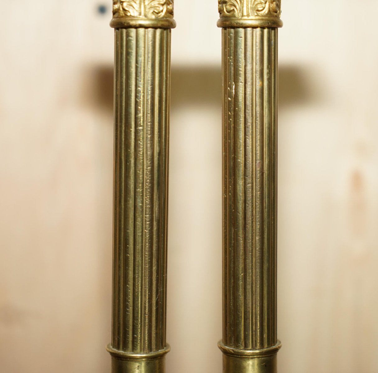 Antike viktorianische Säulen Säulen aus Marmor & Messing der römischen ...