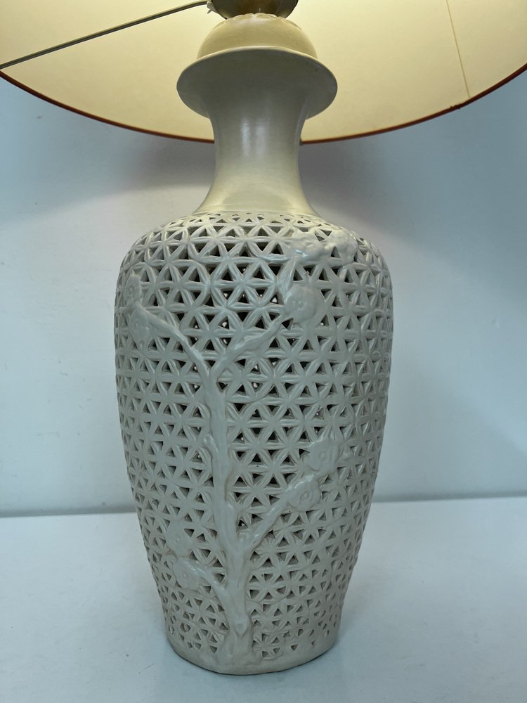 Mid-Century Modern Chinese Reticulated Porcelain Table Lamp, 1960s for ...