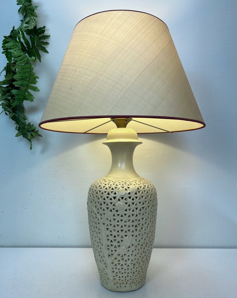 Mid-Century Modern Chinese Reticulated Porcelain Table Lamp, 1960s for ...