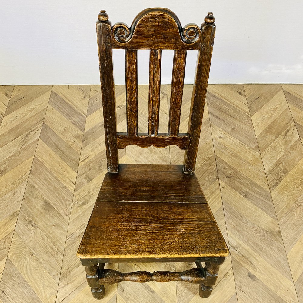 Antique English Oak Hall Chair, 17th Century for sale at Pamono