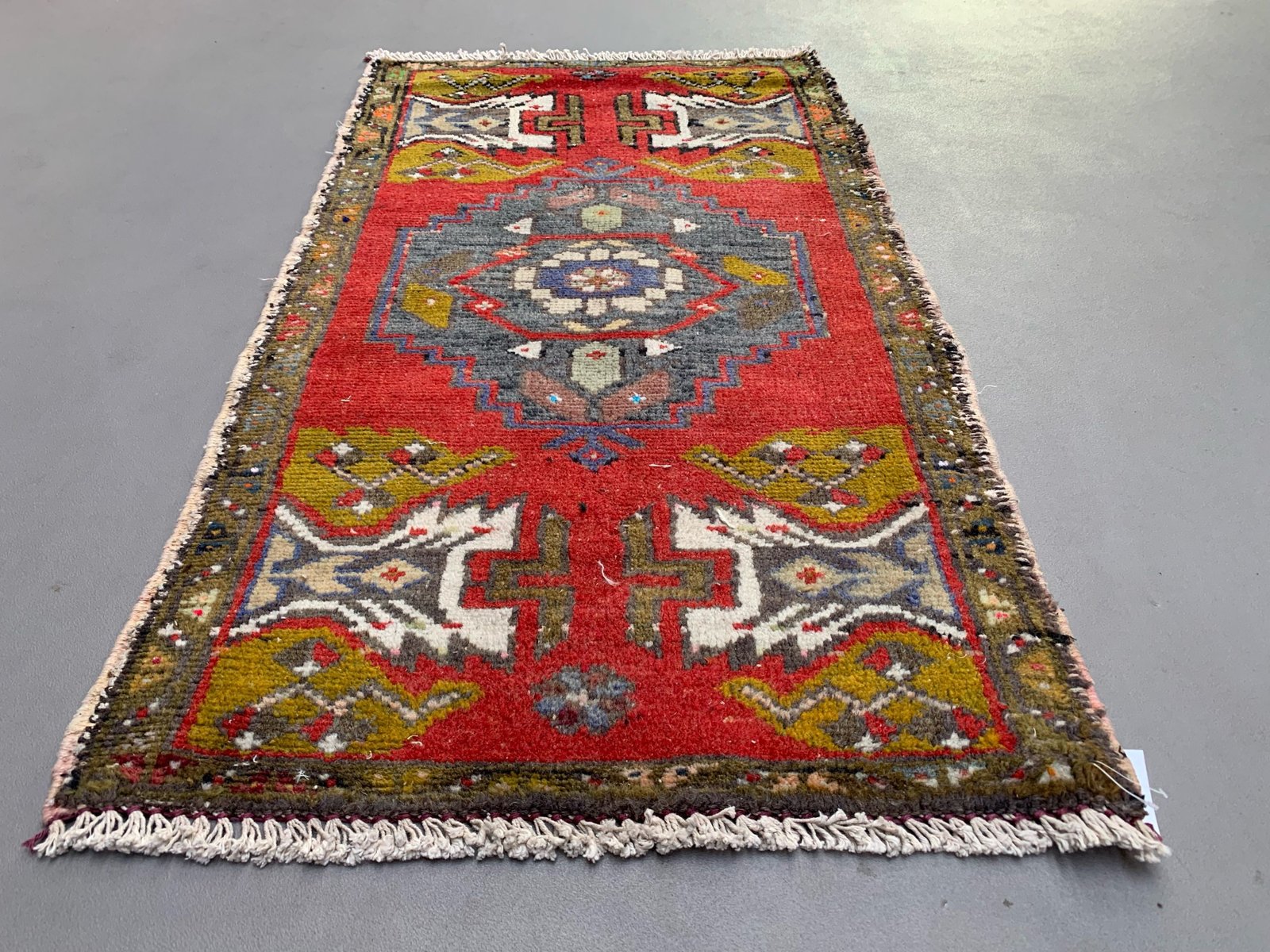 Small Vintage Turkish Wool Rug for sale at Pamono