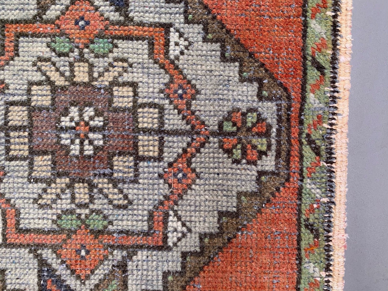 Small Vintage Turkish Wool Rug for sale at Pamono