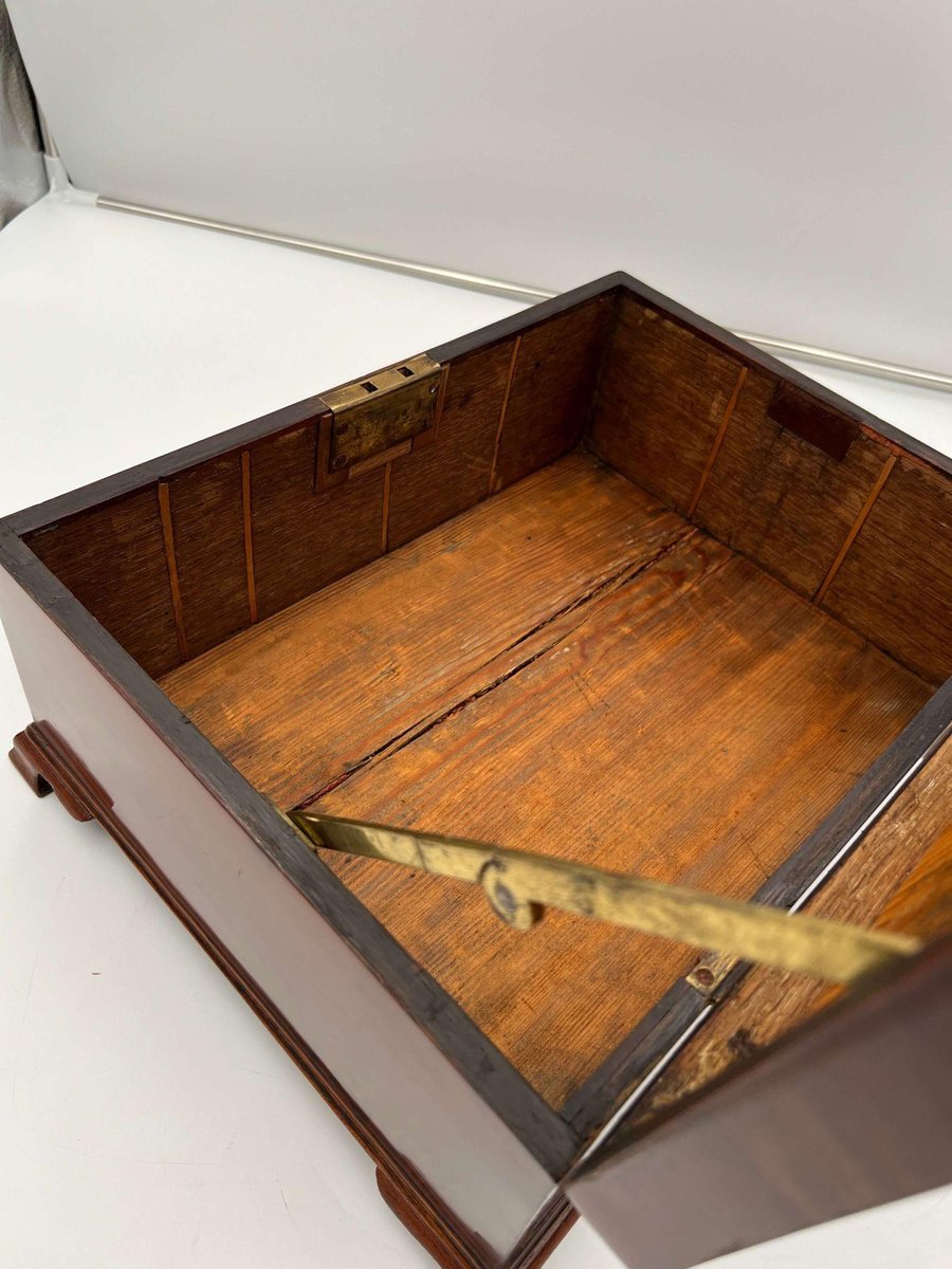 Large Victorian Box in Mahogany & Oak, England, 1840s for sale at Pamono