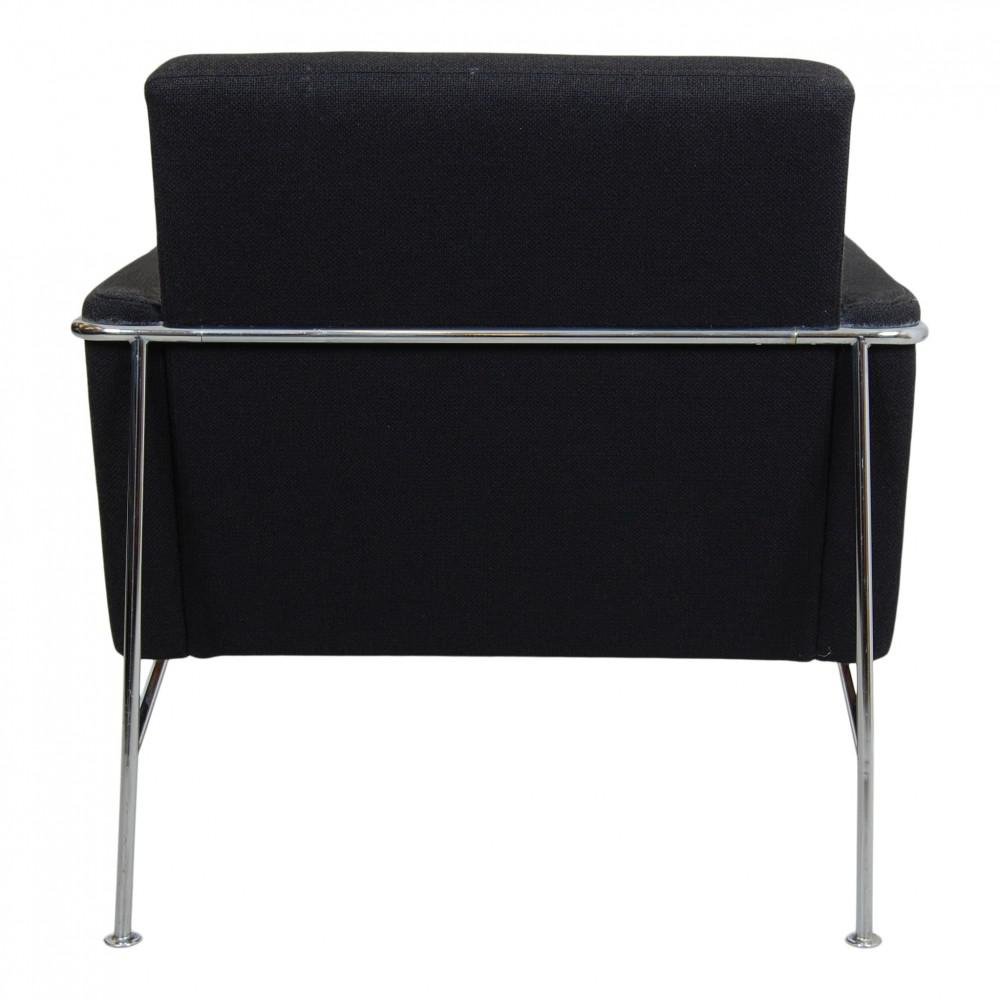 Modell 3301 Airport Chair aus grauem Stoff von Arne Jacobsen für Fritz ...