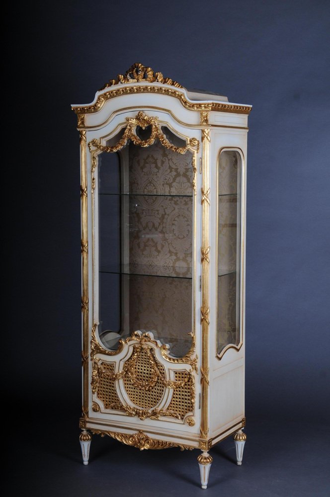 20th Century French Louis XVI Style Showcase for sale at Pamono