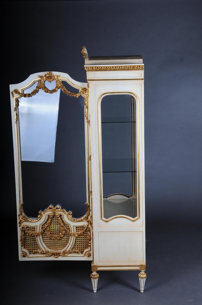 20th Century French Louis XVI Style Showcase for sale at Pamono