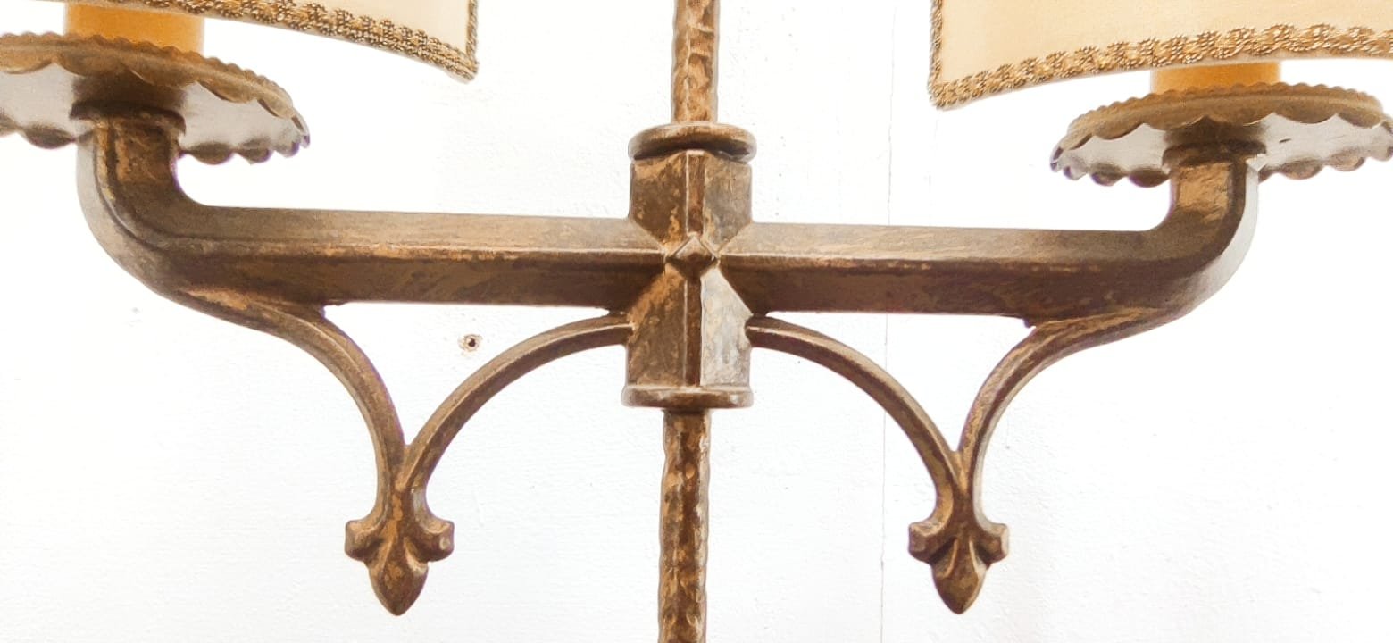 Medieval Table Lamp in Hammered Brass for sale at Pamono