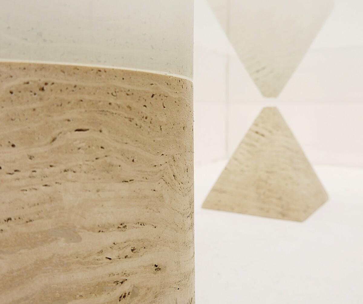 Table Basse Metaphor en Travertin et Verre attribuée à Massimo & Leilla ...